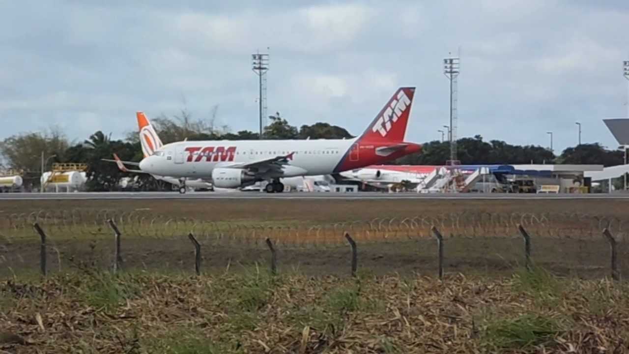 Avião Da Tam Decolando Do Aeroporto Castro Pinto - YouTube
