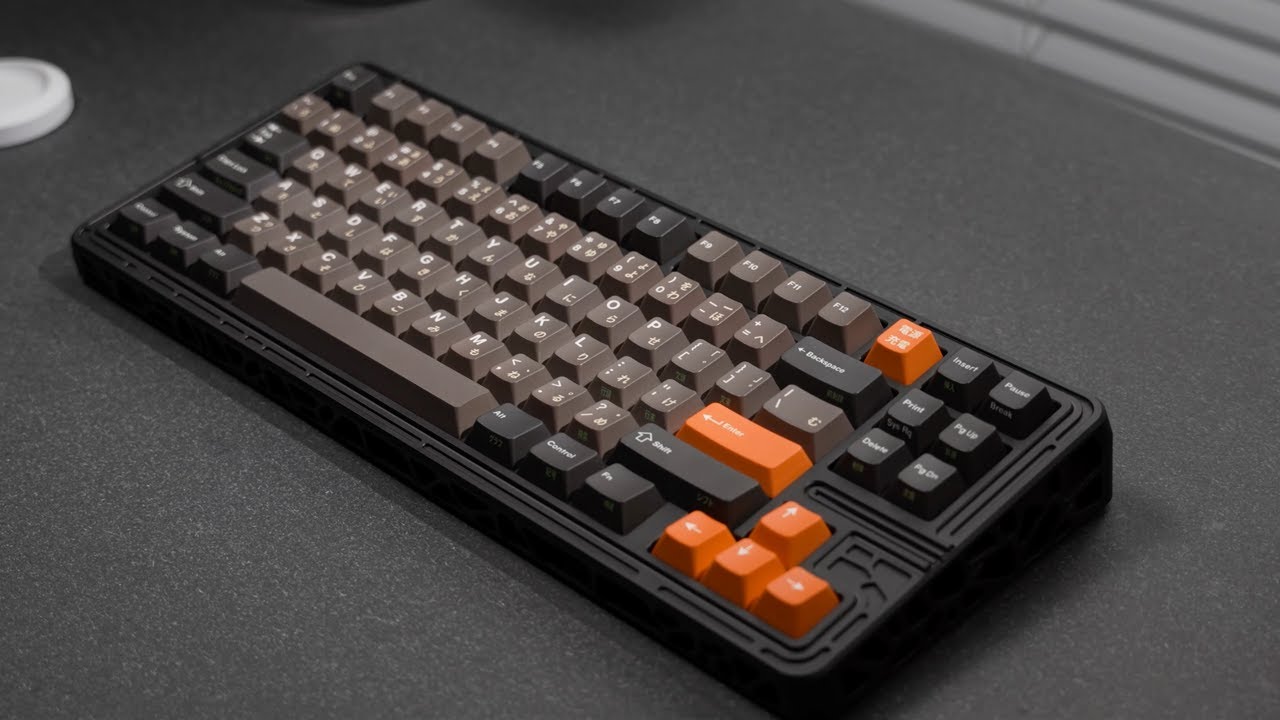 Holy80 case build guide & typing sound test - YouTube