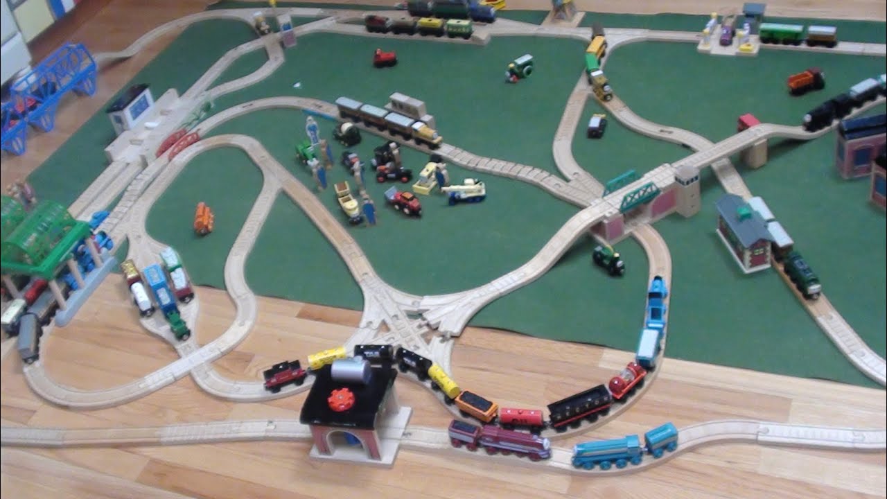 WoodenRailwayStudio's Thomas and Friends Layout #1 - YouTube