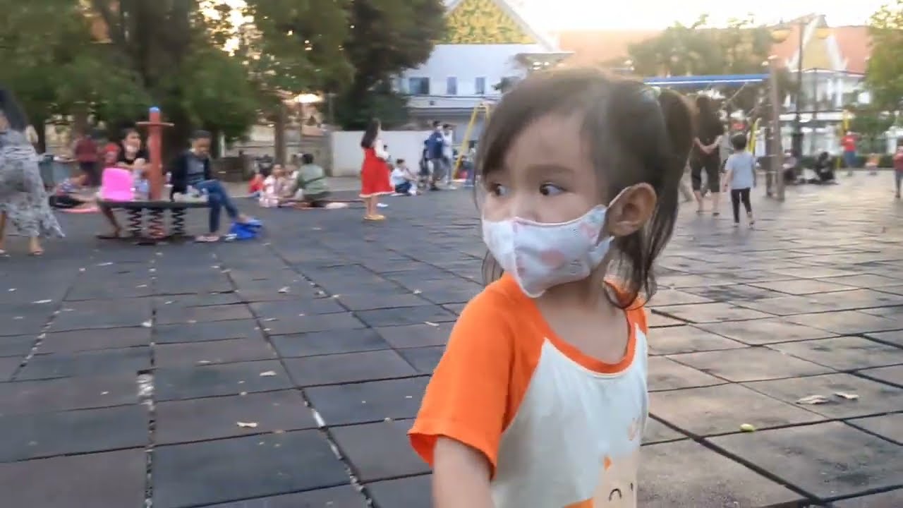 Pipi Vs kidzone / weekend evening at public kid park - YouTube