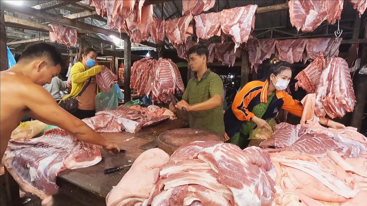 Amazing of Pig Butcher More Than 300 Pigs a Day, Market Scene, Fish ...