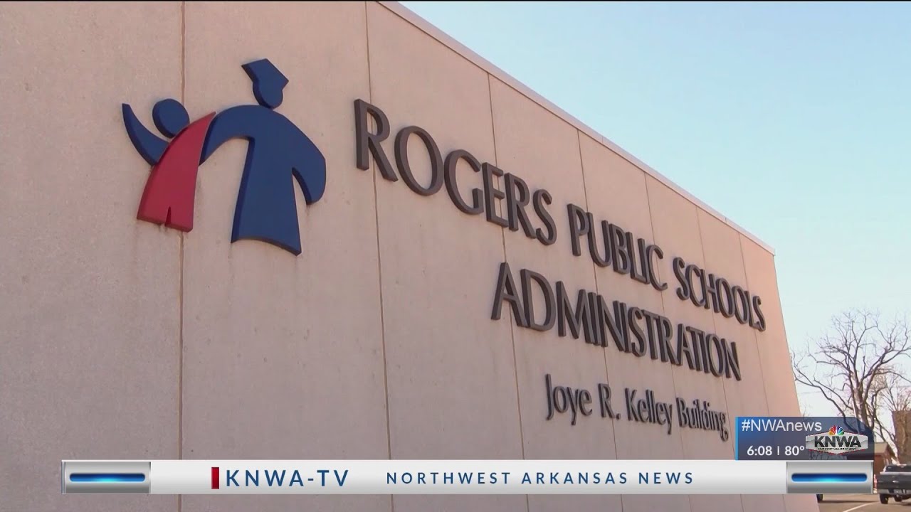 Community comes together to help at Rogers High School - YouTube