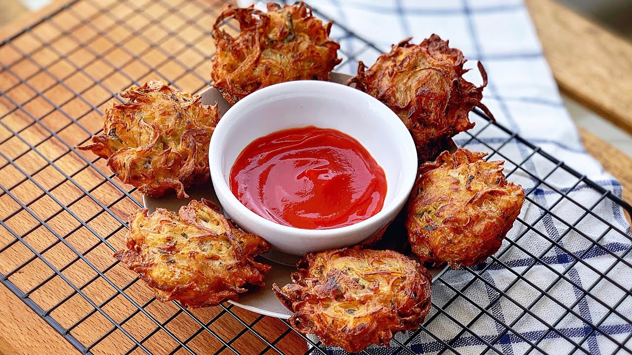 ONION VADA / ULLI VADA/ ഉല്ലി വട - Kerala Style 😋😍😍 - YouTube