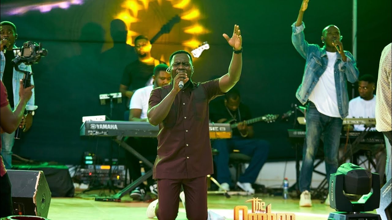 The Qorban Vol. I Powerful Worship Medley - Kwaku Brempong - YouTube