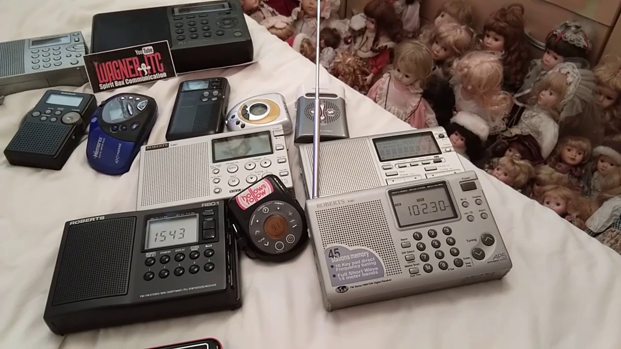 Roberts R881 Ghost Spirit box session - YouTube