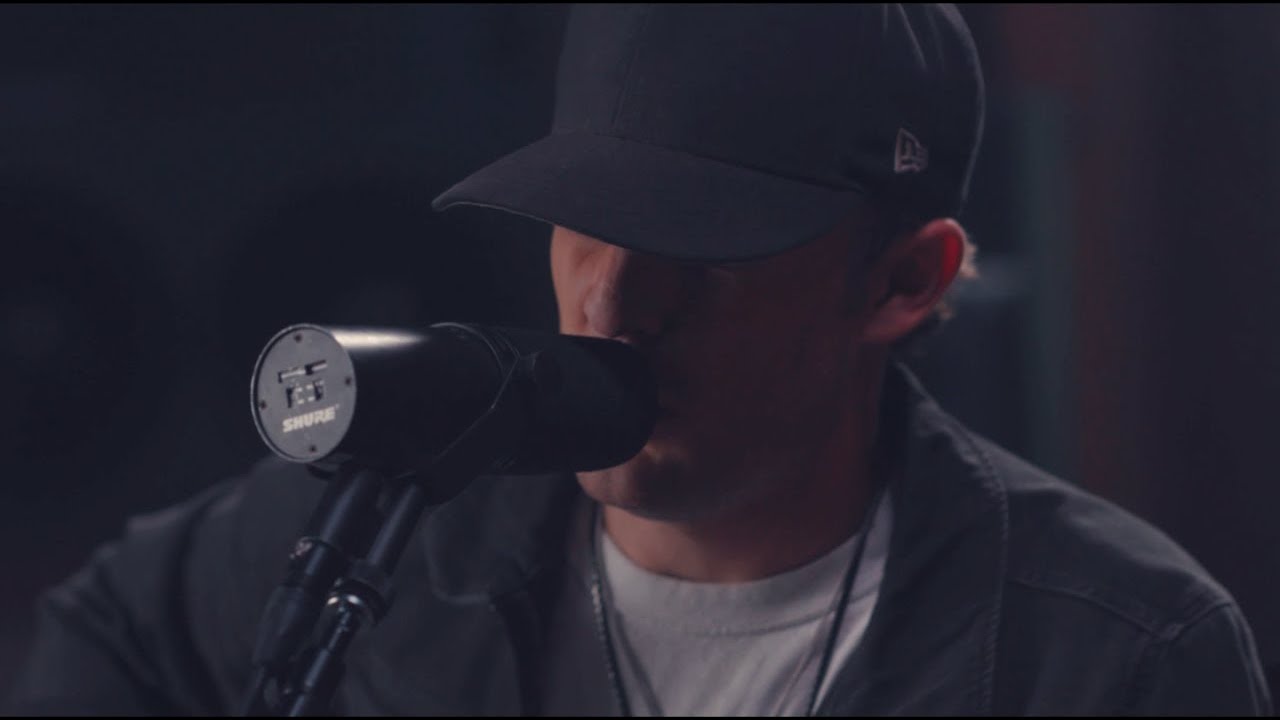 Tucker Beathard - One Upper (Live) - YouTube