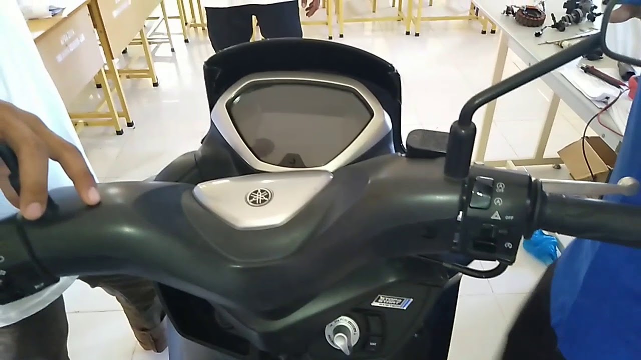 Cara Mengoperasikan Kunci Keyless Yamaha Lexi S 125 - YouTube