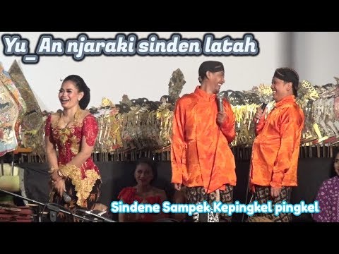 Cak Yudho & andik TB njaraki sinden latah Ki Bambang di Kantor camat sanan wetan