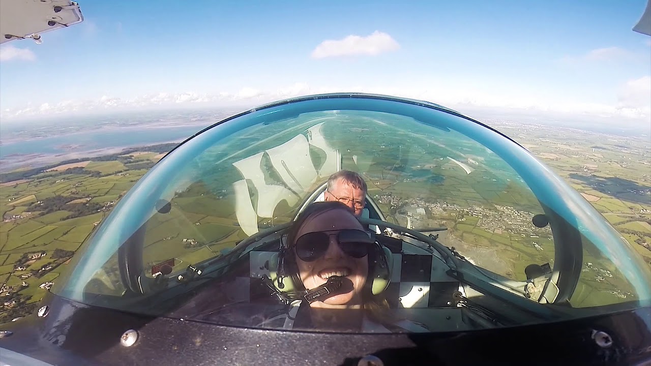 Bombardier Aerospace Engineers fly with Wildcat Aerobatics - YouTube