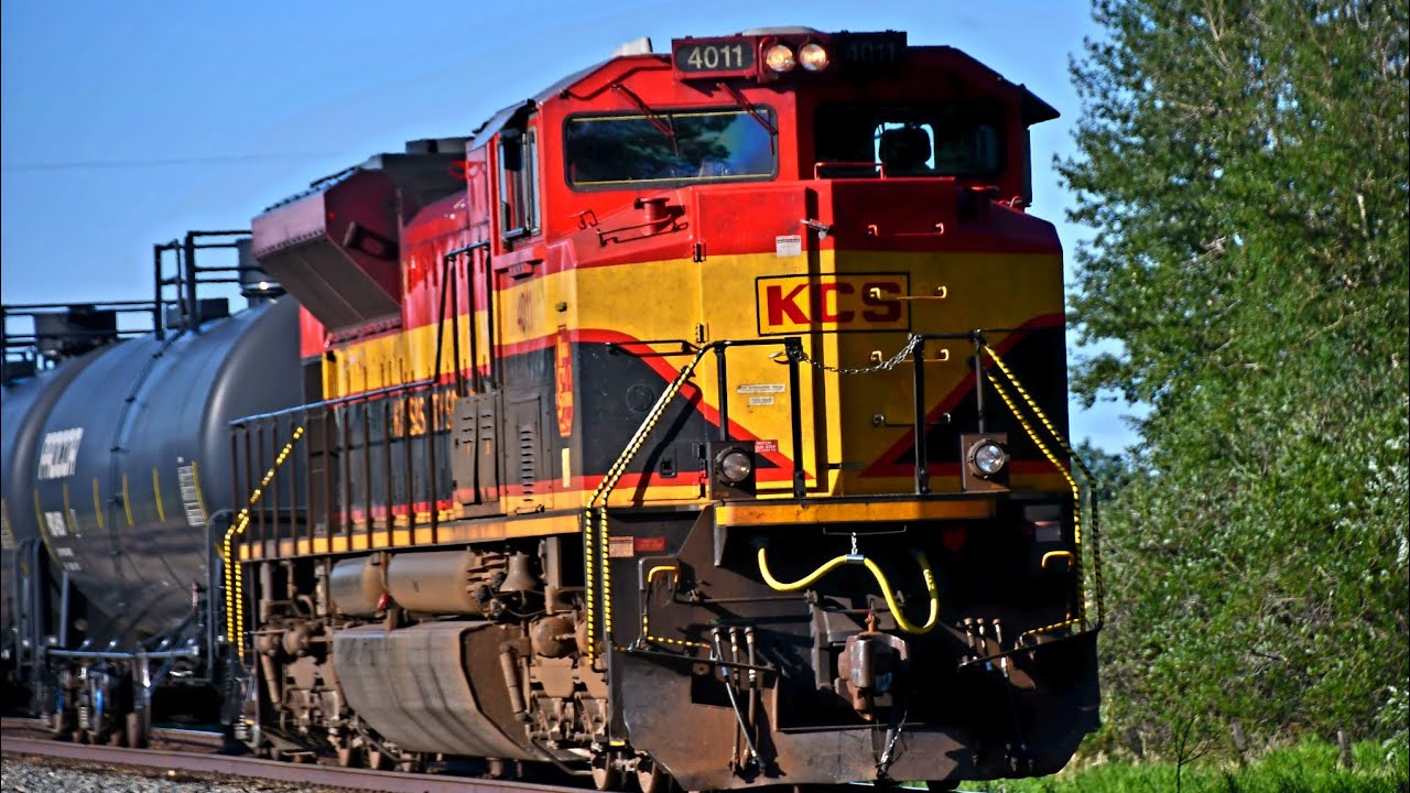 CPKC Trains at Penhold AB July 2nd 2023. - YouTube