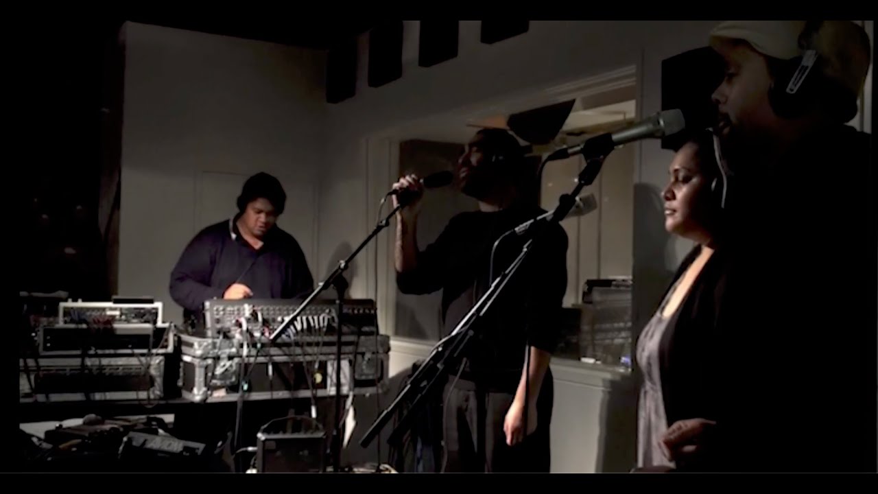 Fat Freddy's Drop Blackbird Throwback - YouTube