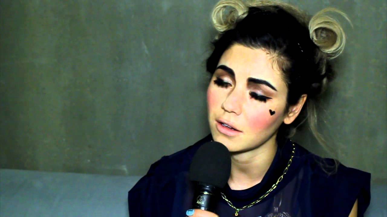 Entrevista A Marina And The Diamonds Youtube