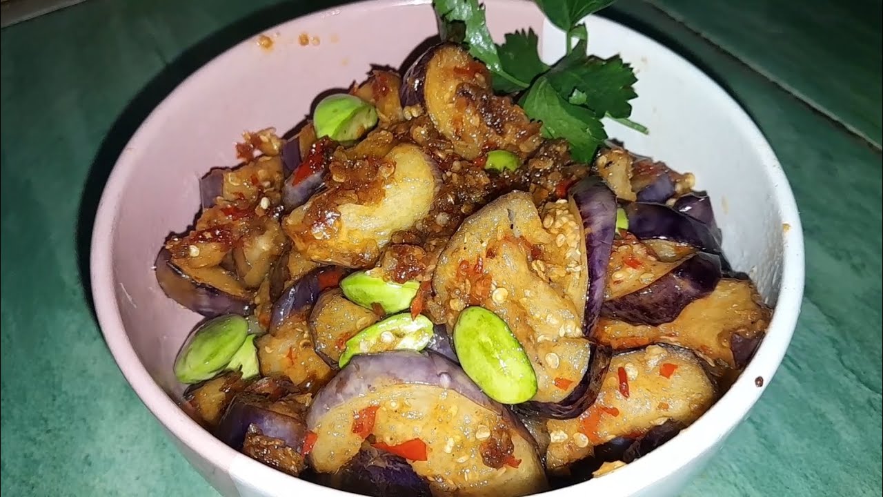 Menu Sarapan Pagi ini Sambel Terung plus Petai...Byak Byuk...pokok e ...