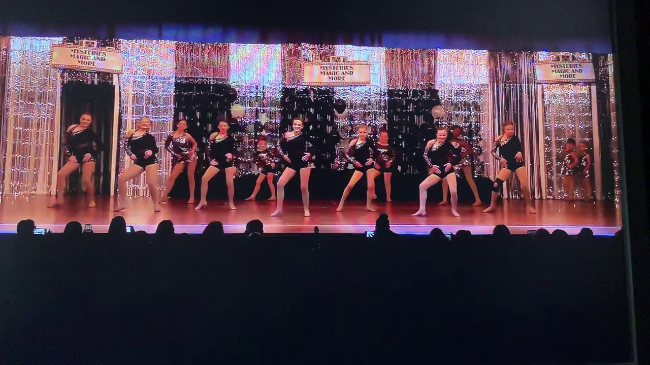 CD&G grown group dance - YouTube