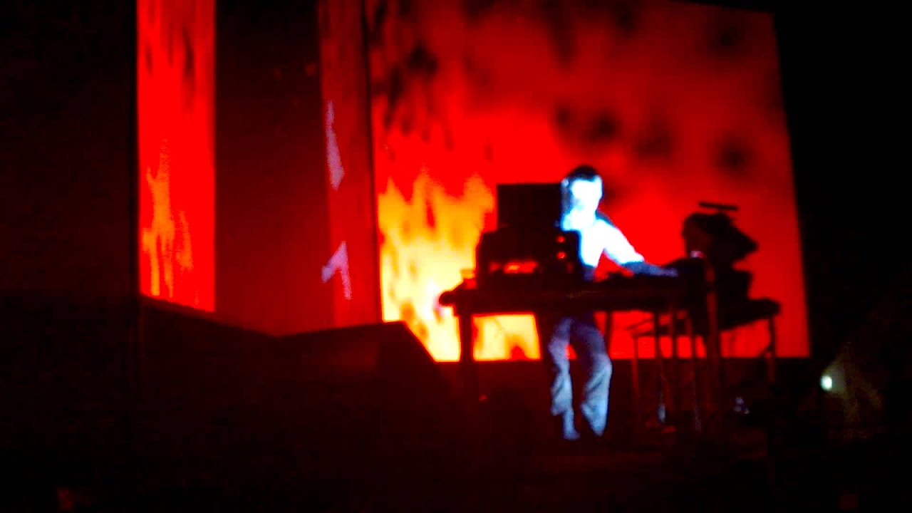 SQUAREPUSHER live Robot Festival 2015 Bologna - YouTube