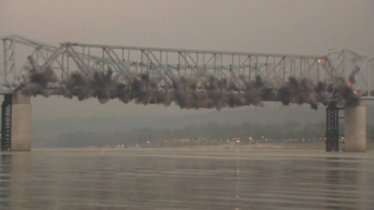 Huge explosion: Final part of Milton-Madison Bridge blown up in ...