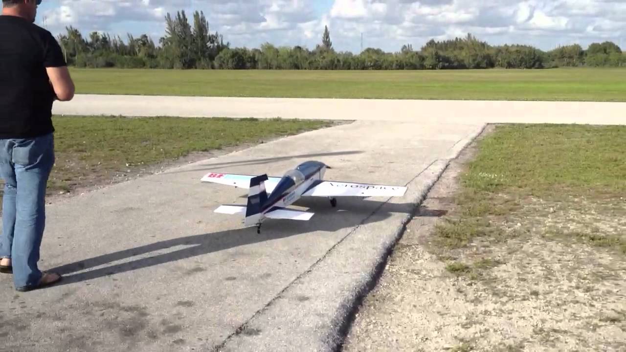Midwest extra 300 - YouTube