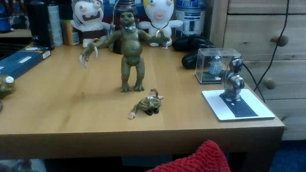 Slitheen and flesh skin figures review - YouTube