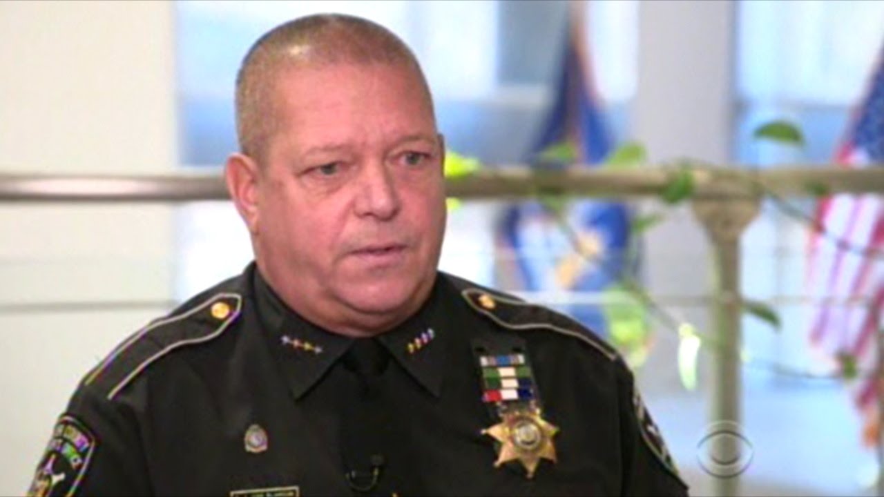 Sheriff Encourages Citizens To Carry Concealed Firearm - YouTube