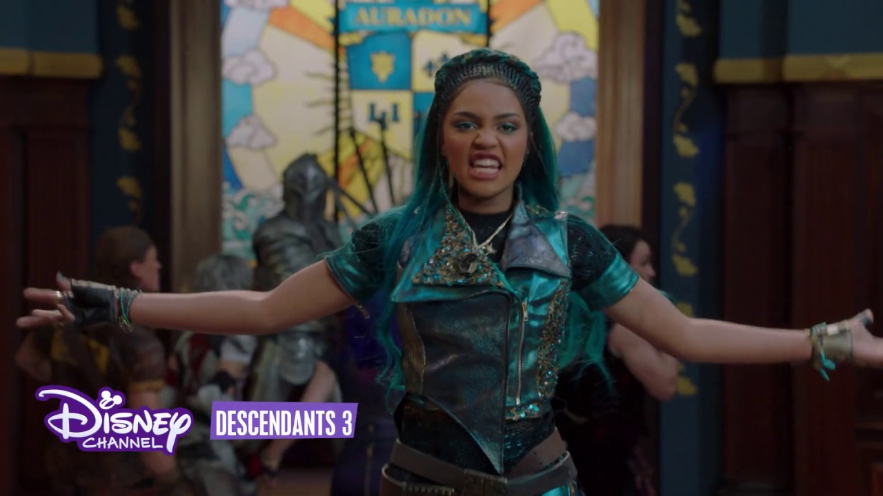 Descendants 3 | Chanson : Night Falls | Disney Channel BE - YouTube