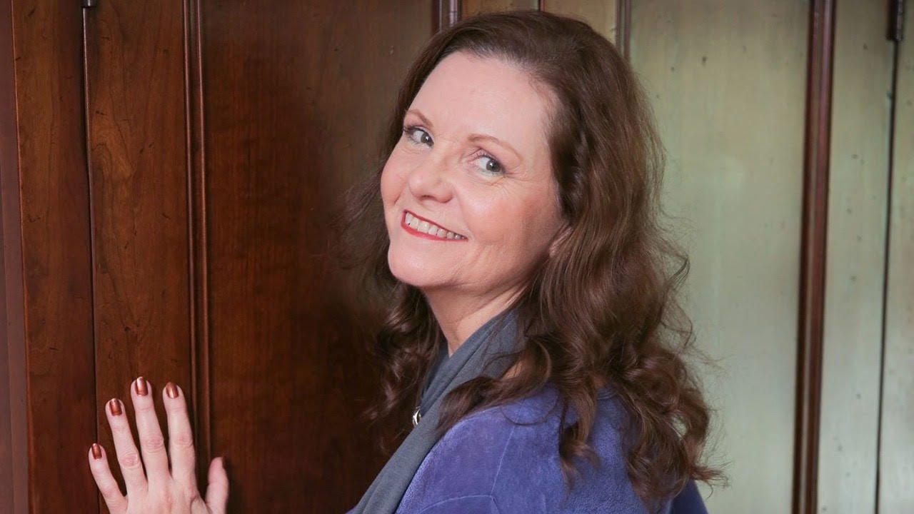 8 QUESTIONS WITH - Ep. 92 - actress Sandy Johnson (#Halloween78) (# ...