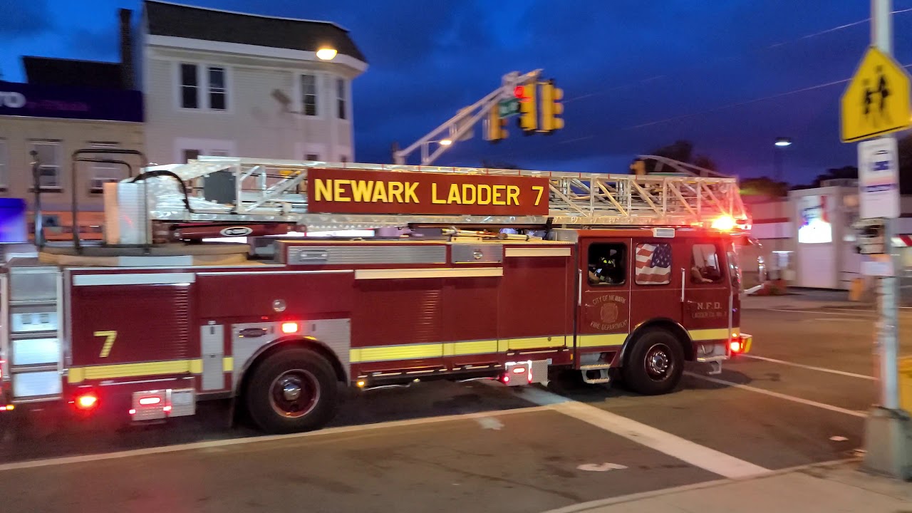 Newark Nj Fire Department Ladder 7 Responding 7-15-20 - YouTube
