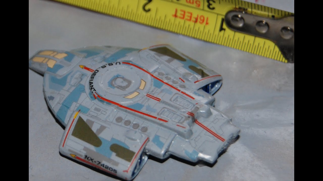 USS Defiant 1:2500 scale - YouTube