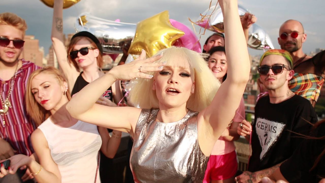 Los De La Vega Feat. Roxy Cottontail "So Far Out There" Video Teaser - YouTube