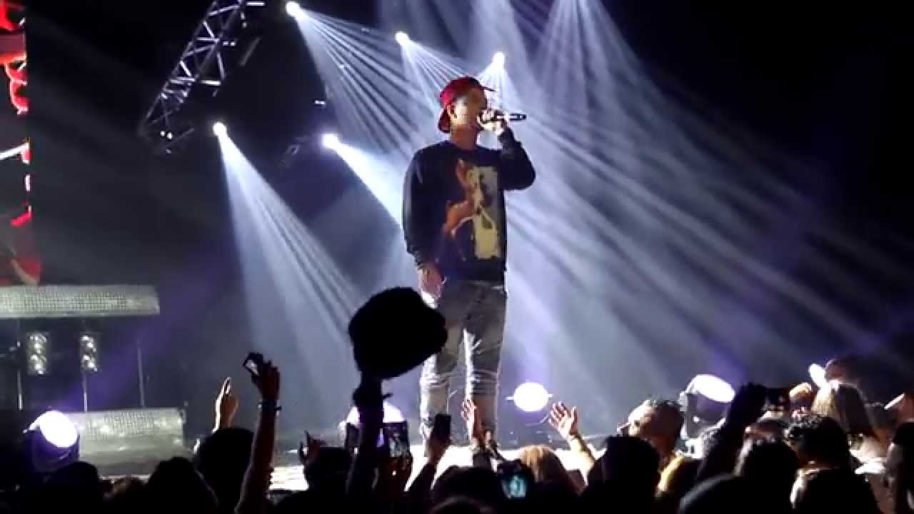 PUERTO RICAN REGGAETON PARTY LIVE ON STAGE - J BALVIN - YouTube