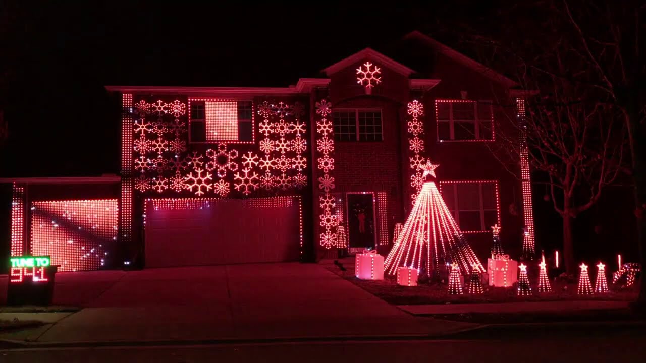World of Color Christmas Lights Show Disney Edition 2018 - YouTube