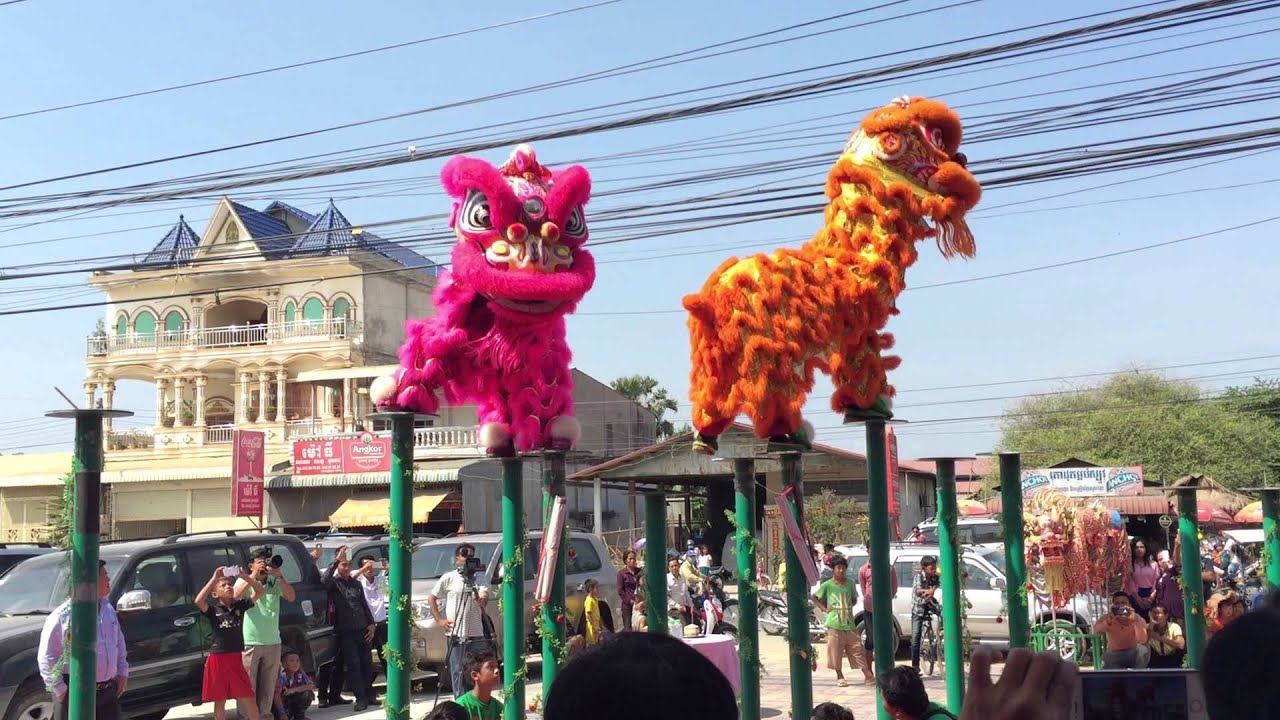 Mong-Say (Dragon Dance) at Poipet, Cambodia - YouTube