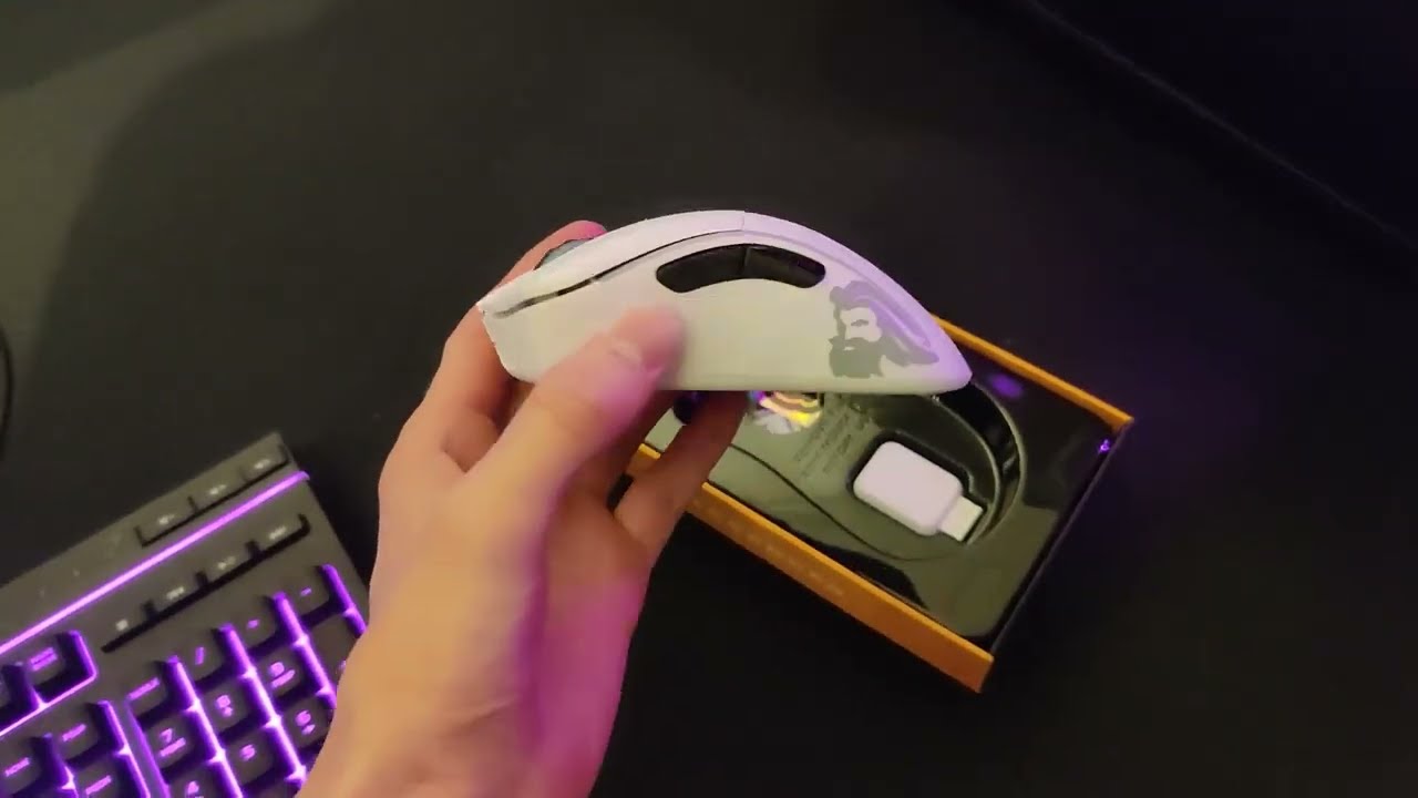 Glorious model D- unboxing - YouTube