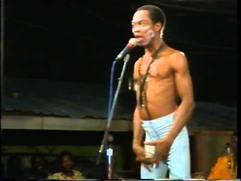 Fela Anikulapo Kuti Live At The Shrine 1987 Introducing the show and ...