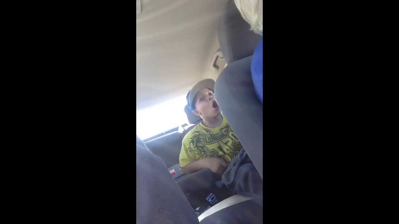 Little boy singing katy perry - YouTube