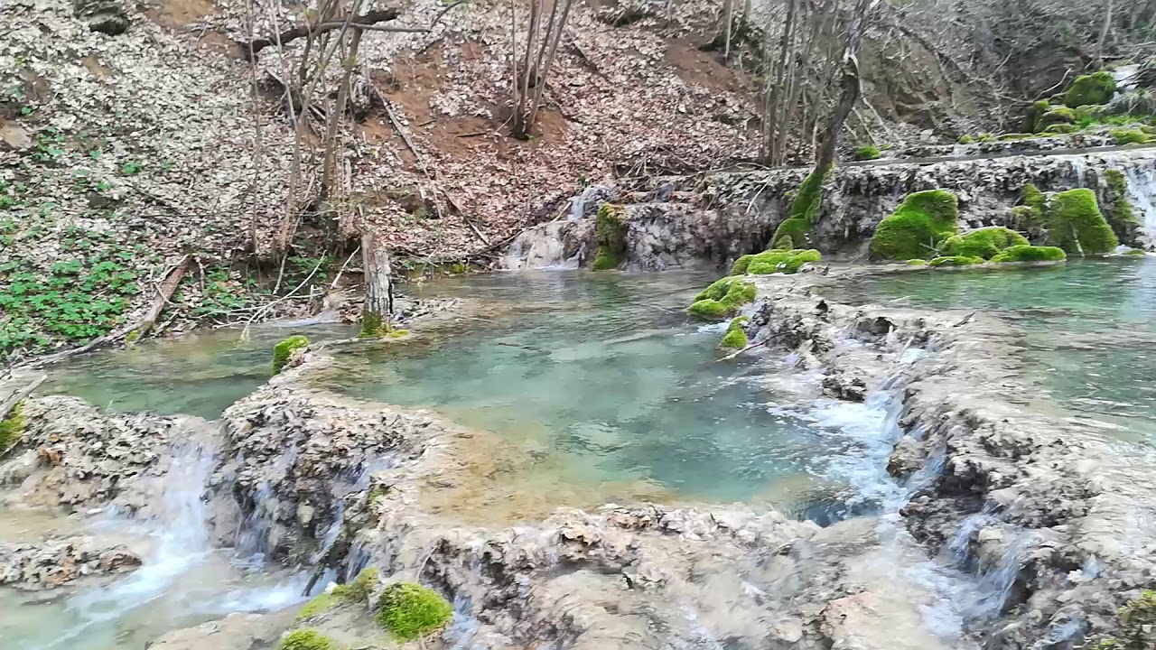 Slapovi I vodopad potok Bigar Stara Planina kod manastira SV. Onuvrije ...