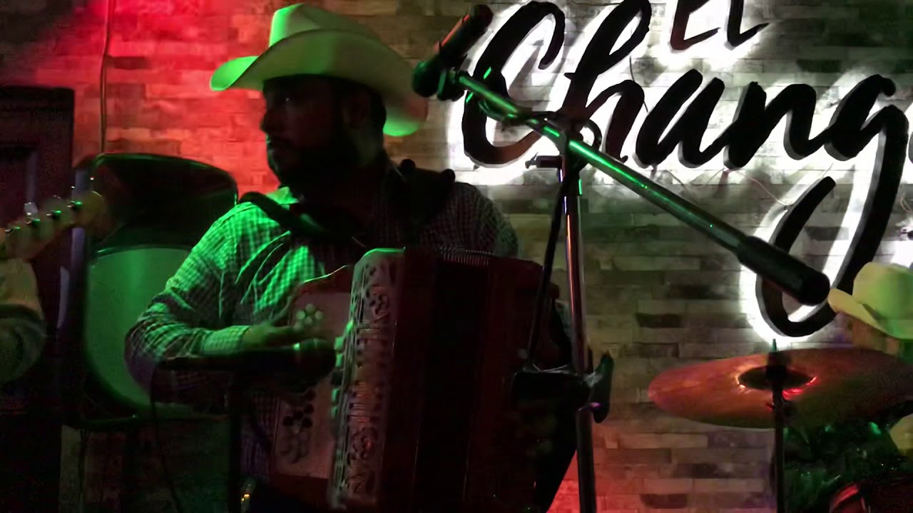Playa sola |Tony Carreon jr. Y su grupo - YouTube