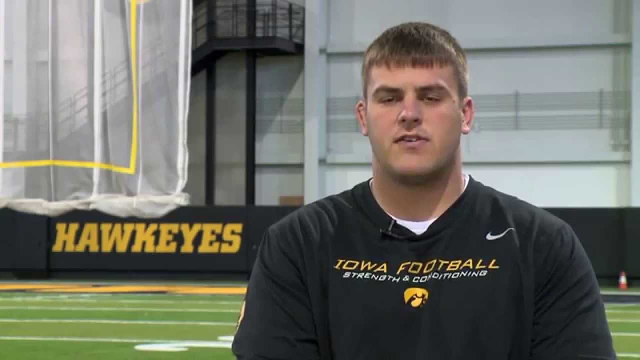 Meet Iowa Hawkeyes Center Austin Blythe - YouTube