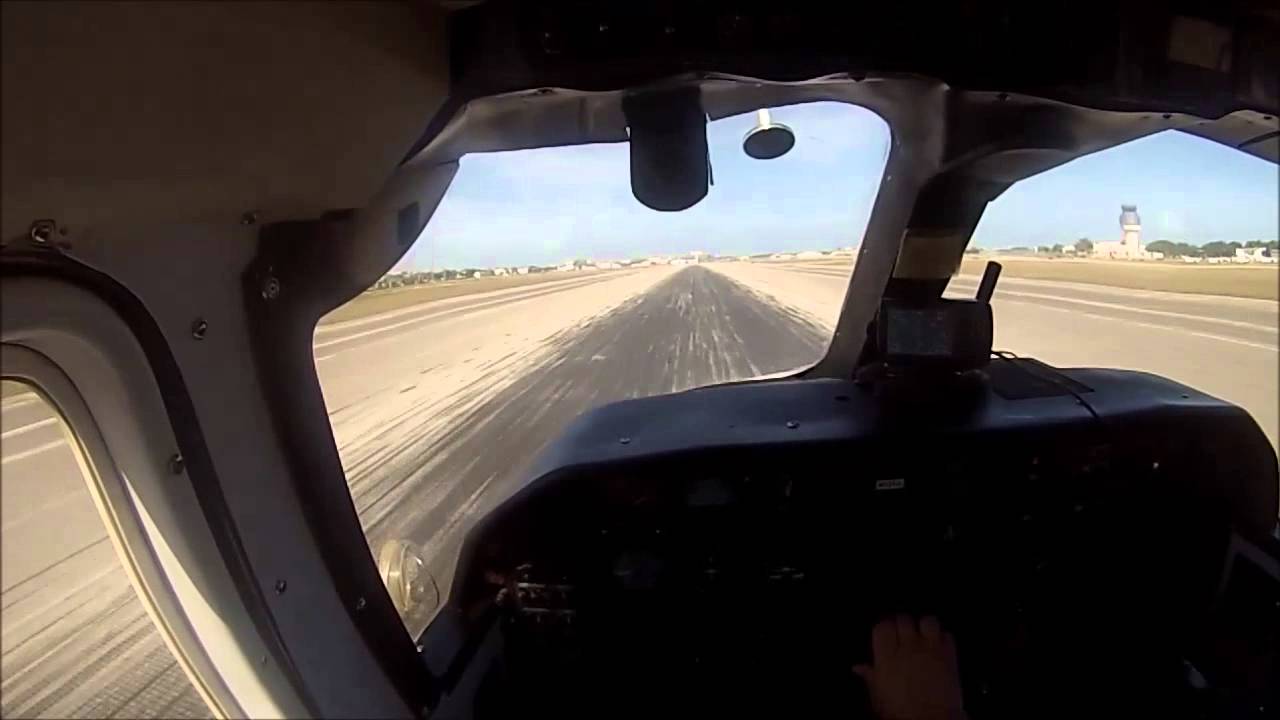 Amazing perspective. Pilot's eye view with GoPro head mount.KFXE take ...