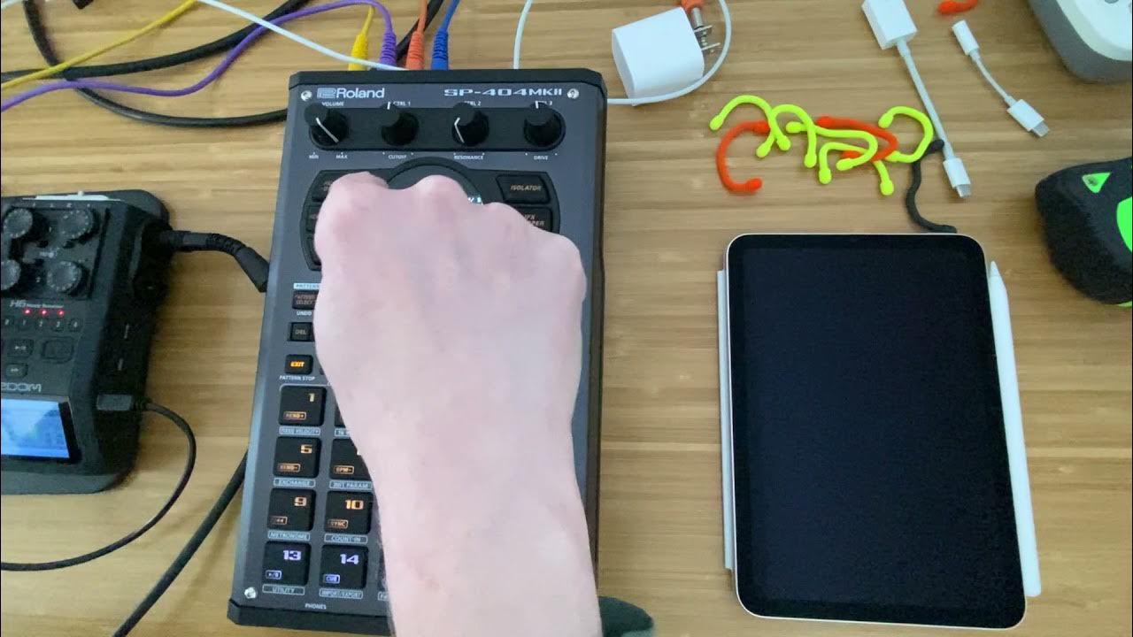 SP404 mk2 1.3 - Sending Pads to Bus Effects - YouTube