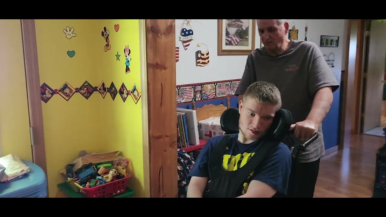 Sam is headed to Uncle Ralph's for KFC & a bonfire @onthatnote - YouTube