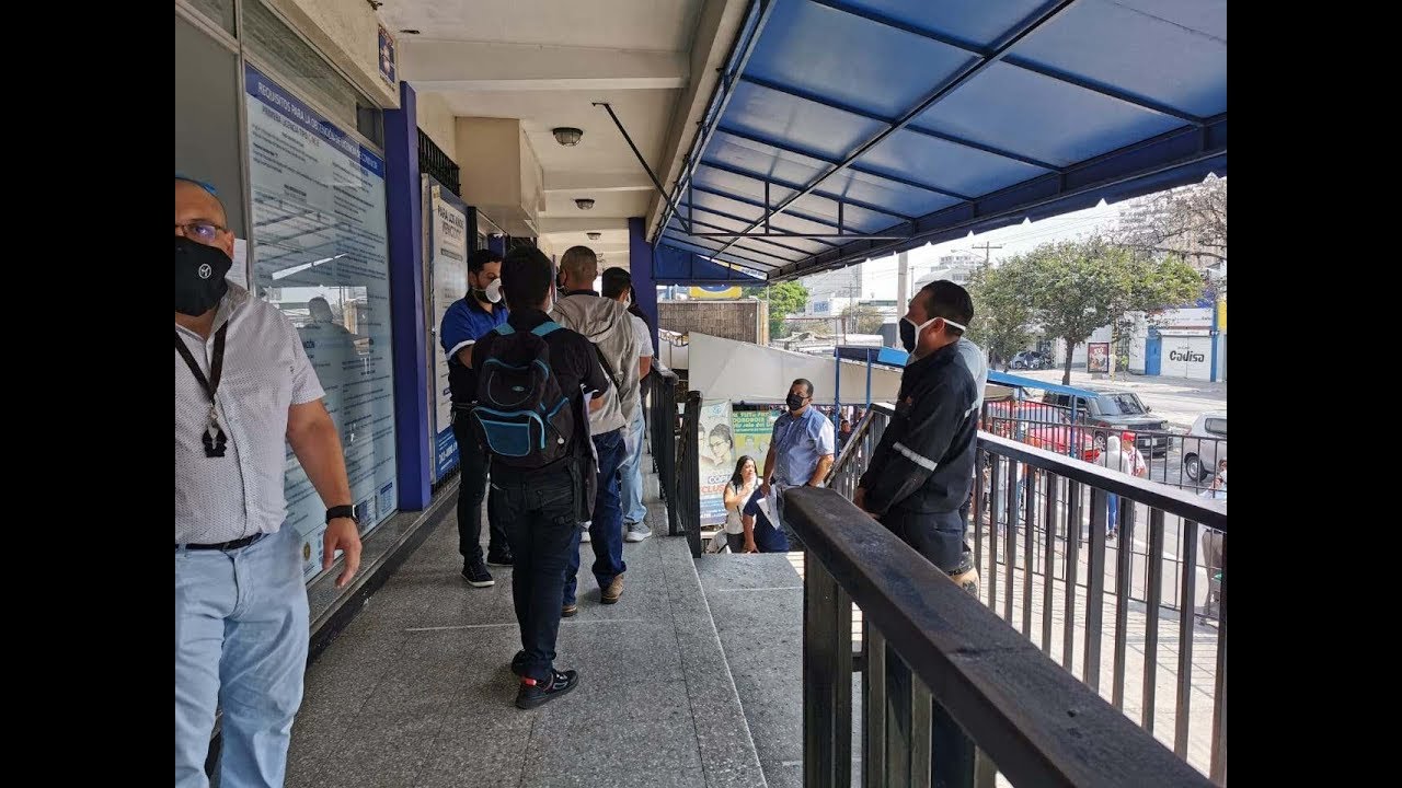 Maycom reabre sus puertas con horario restringido - YouTube