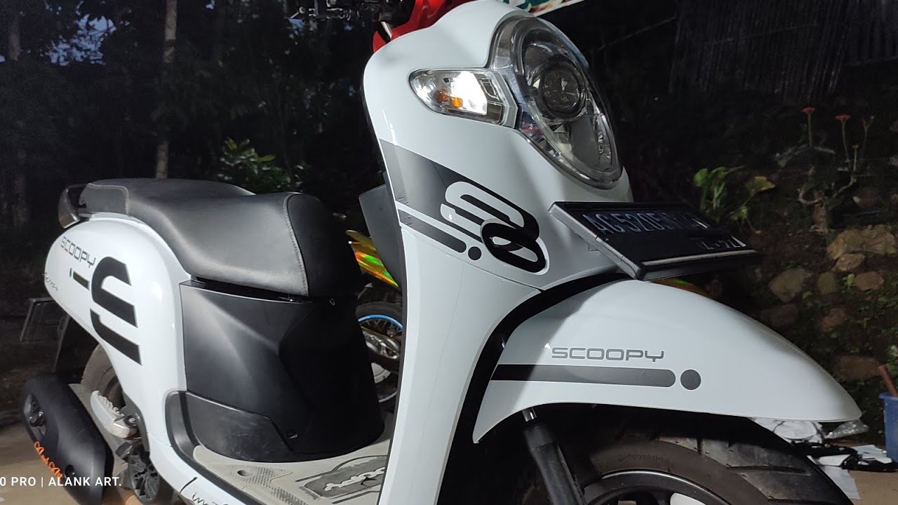 Scoopy modifikasi sticker ganti warna Putih - YouTube