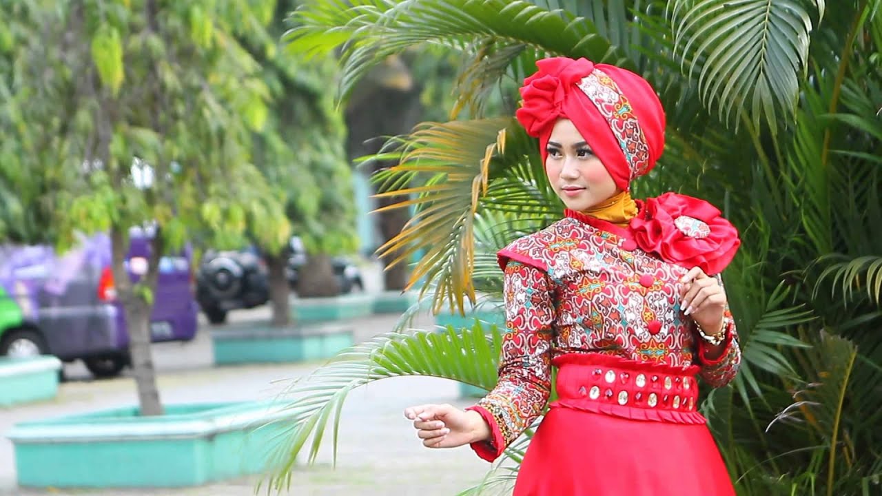 Hunting Fatima Hijabers - Poppy indrawati - YouTube