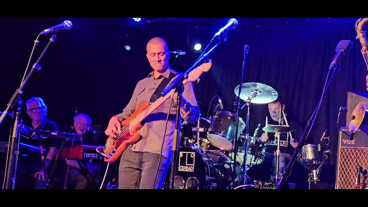 Russell Carr Bass solo with the Blockheads - YouTube