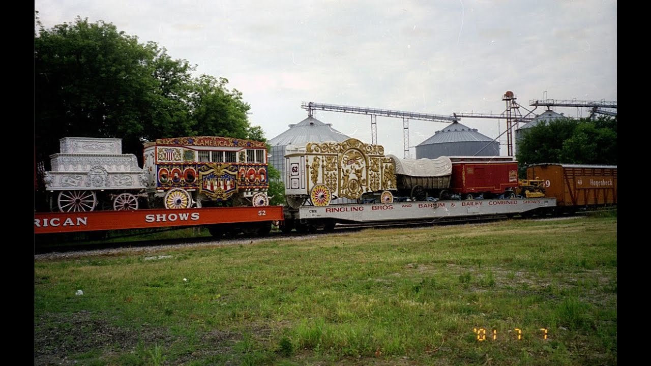 7/7/2001 Wisconsin & Southern with Circus World Museum cars in Milton ...
