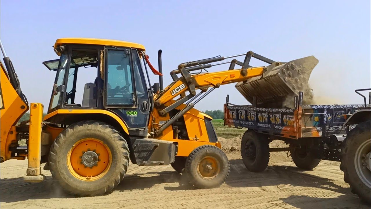 New Jcb 3dx Backhoe Machine Loading Mud In Old PowerTrack 434 DS Plas ...
