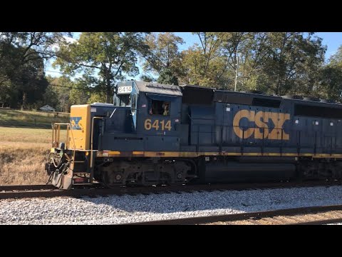 CSX #6414 & 9005 carrying hoppers to grain plant in Auburn - YouTube