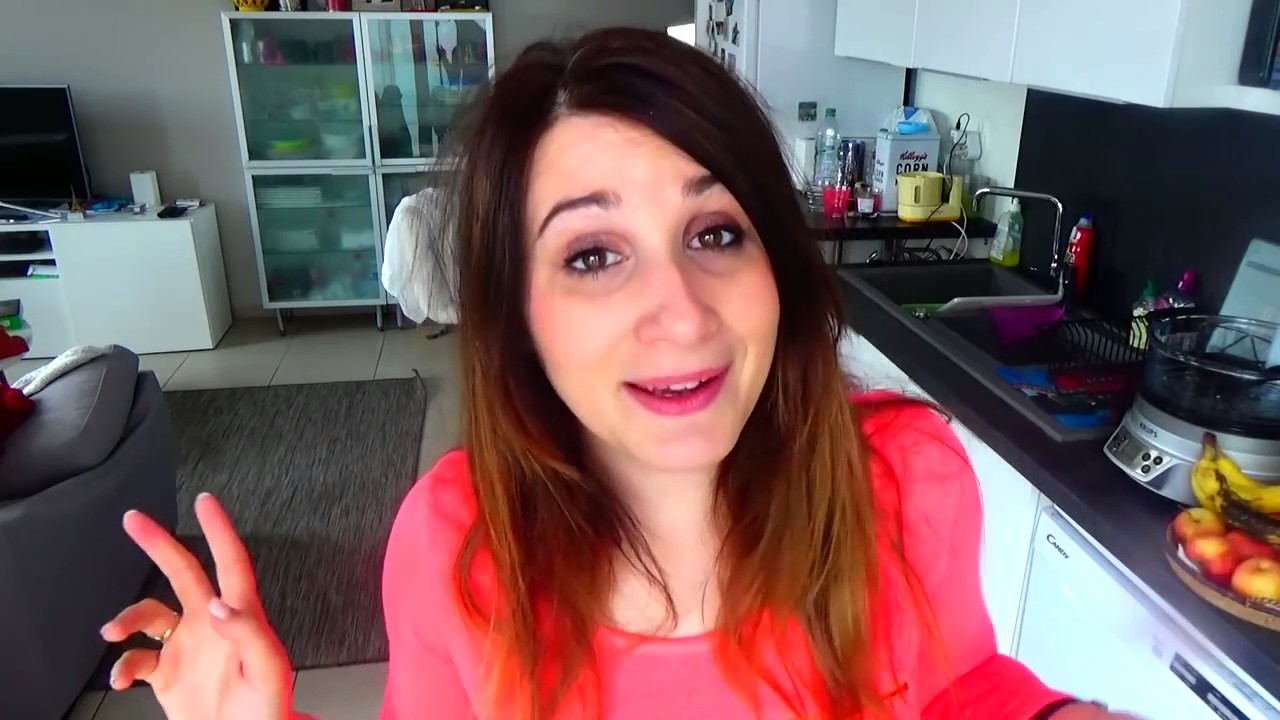 LES ENFANTS ÇA COÛTE CHER!!! ANGIE LA CRAZY SÉRIE ANGIE MAMAN 2 0 - YouTube