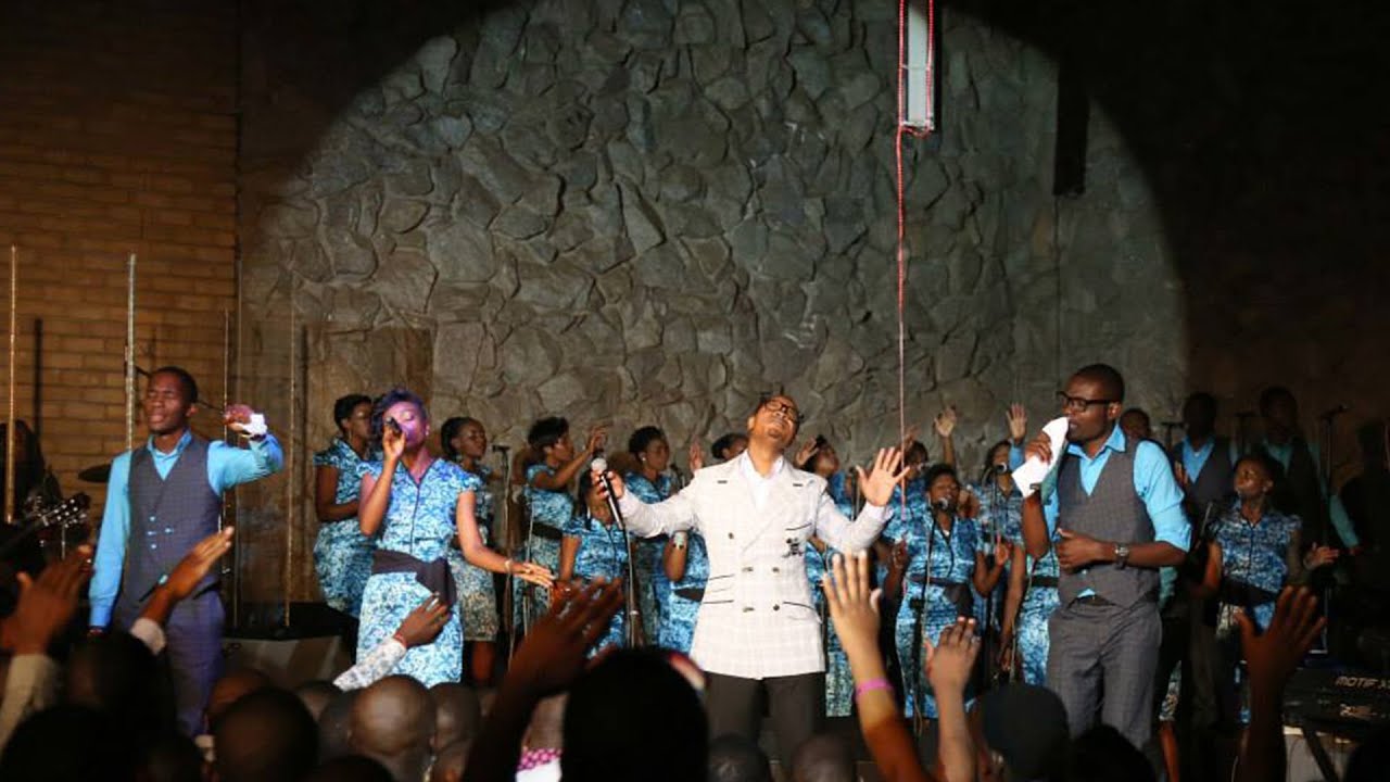 Minister Michael Mahendere - I’m in Love (Live Worship) | GPWG2 - YouTube