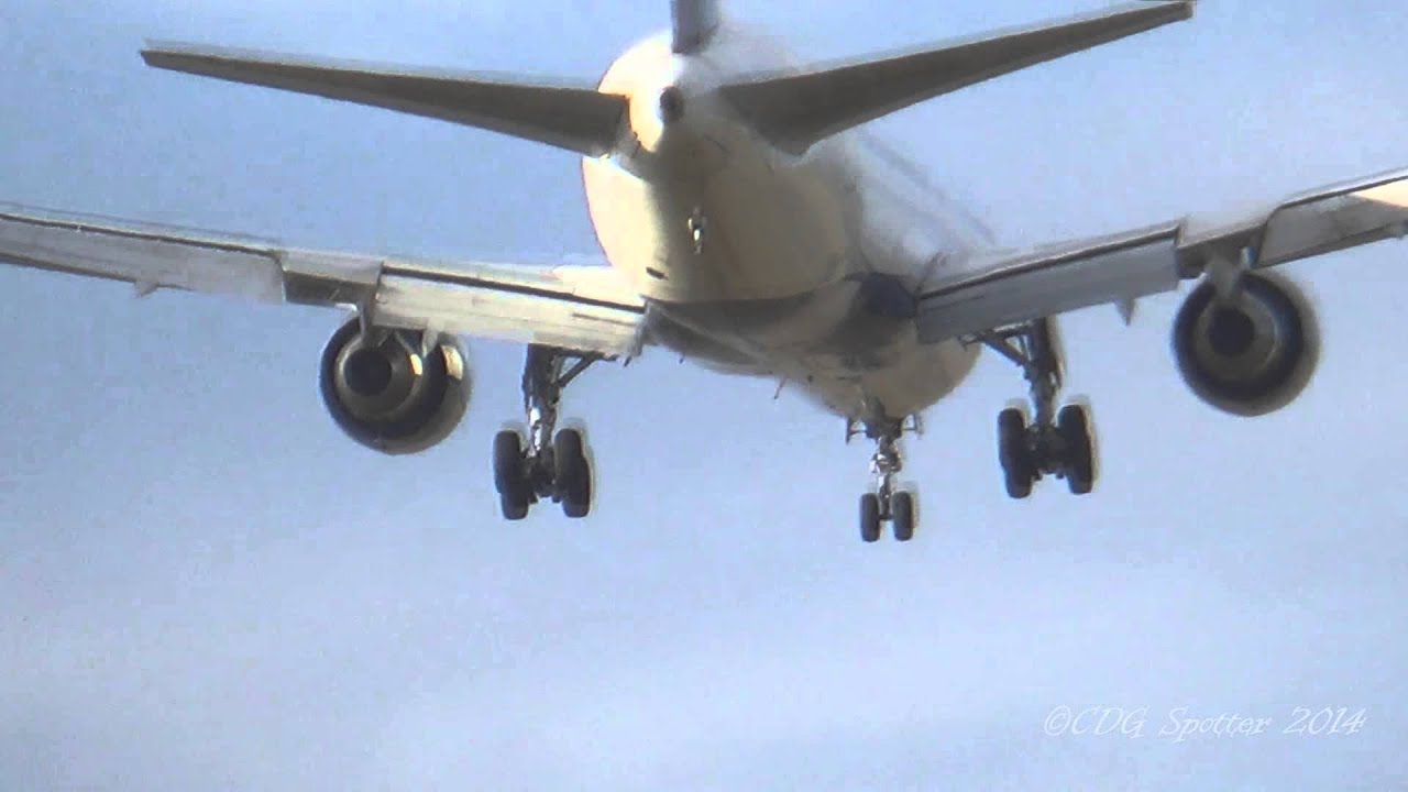 Boeing 767 Delta landing in Paris CDG - YouTube